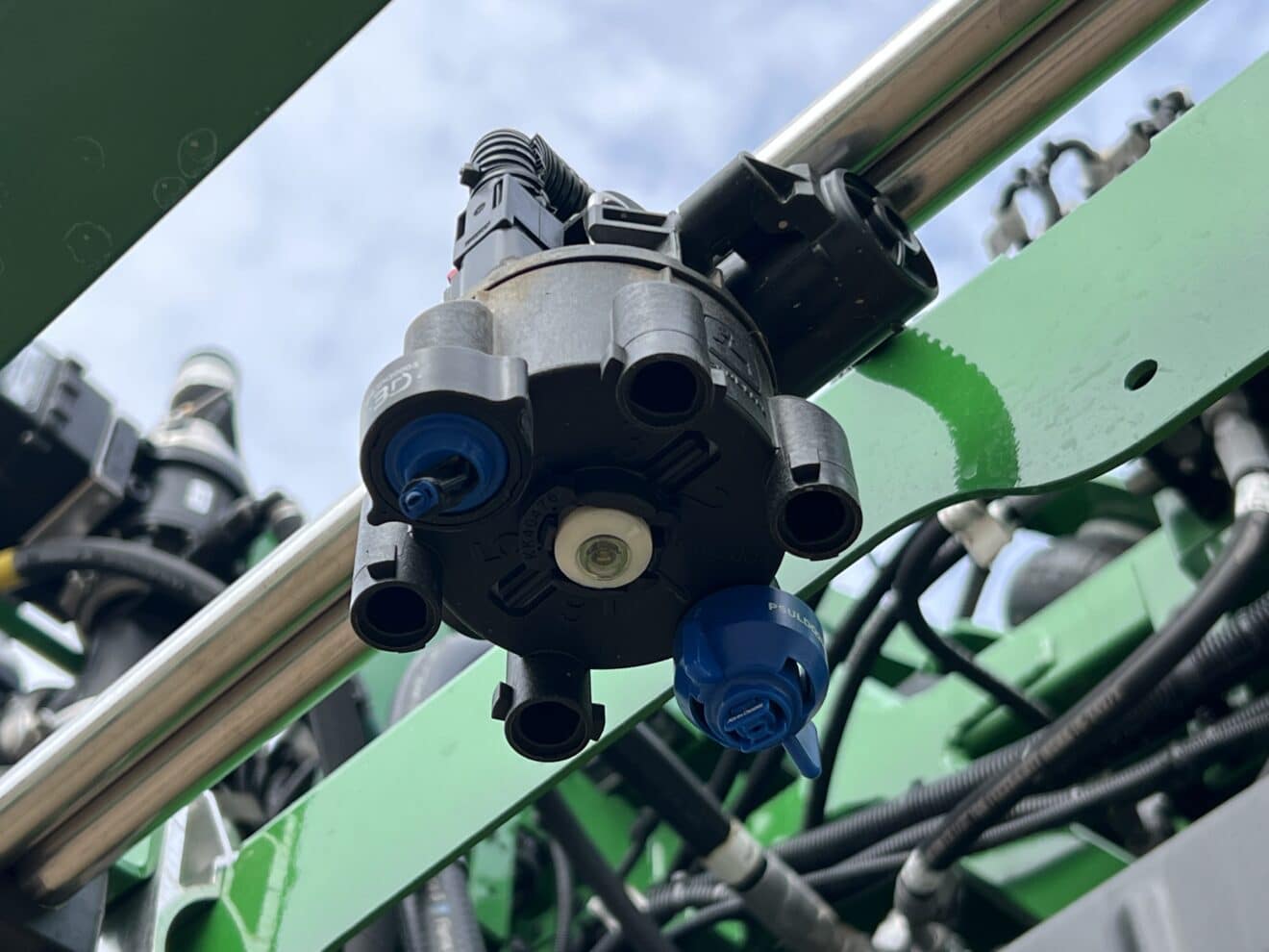 A Deep Dive on the See & Spray Ultimate System from John Deere & Blue ...
